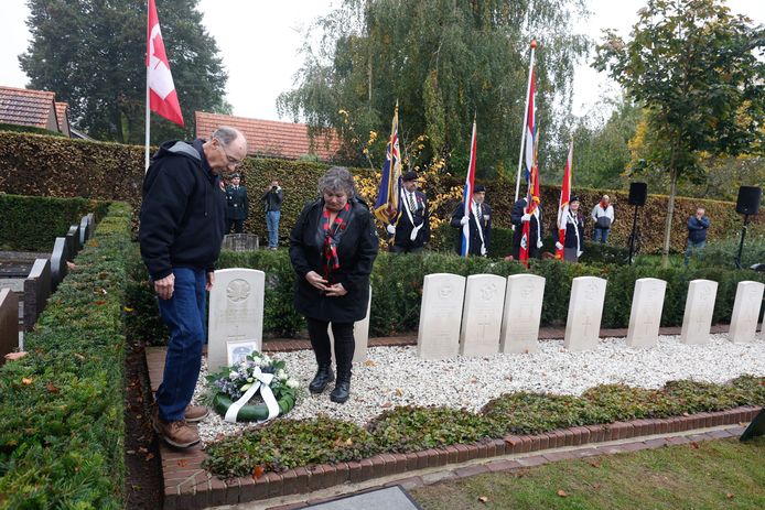 Na 75 jaar heeft het graf van de onbekende Canadese soldaat in ...