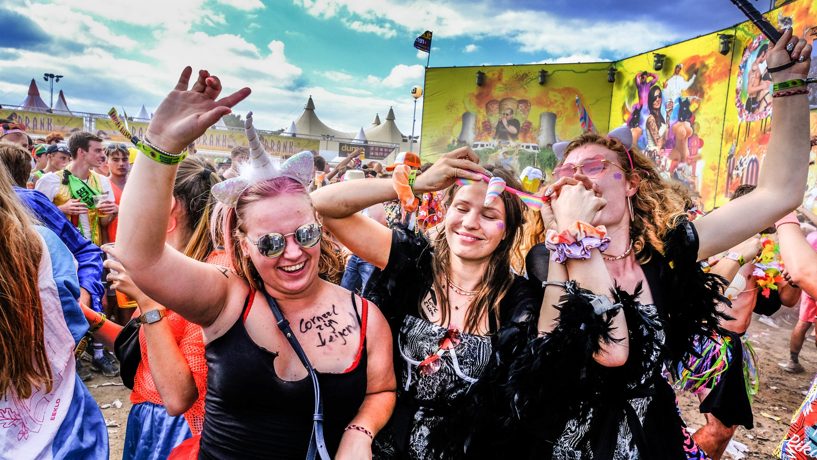 Kamping Kitsch Club opnieuw voltreffer: “Bloot? Ik had er toch wat meer ...