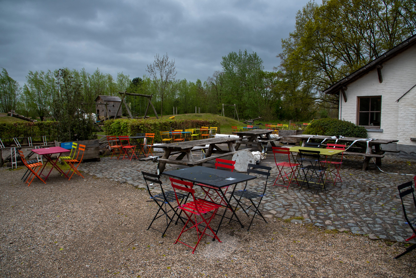 Het Prullenbos opent grootste terras van Wetteren met 320 stoelen en ...