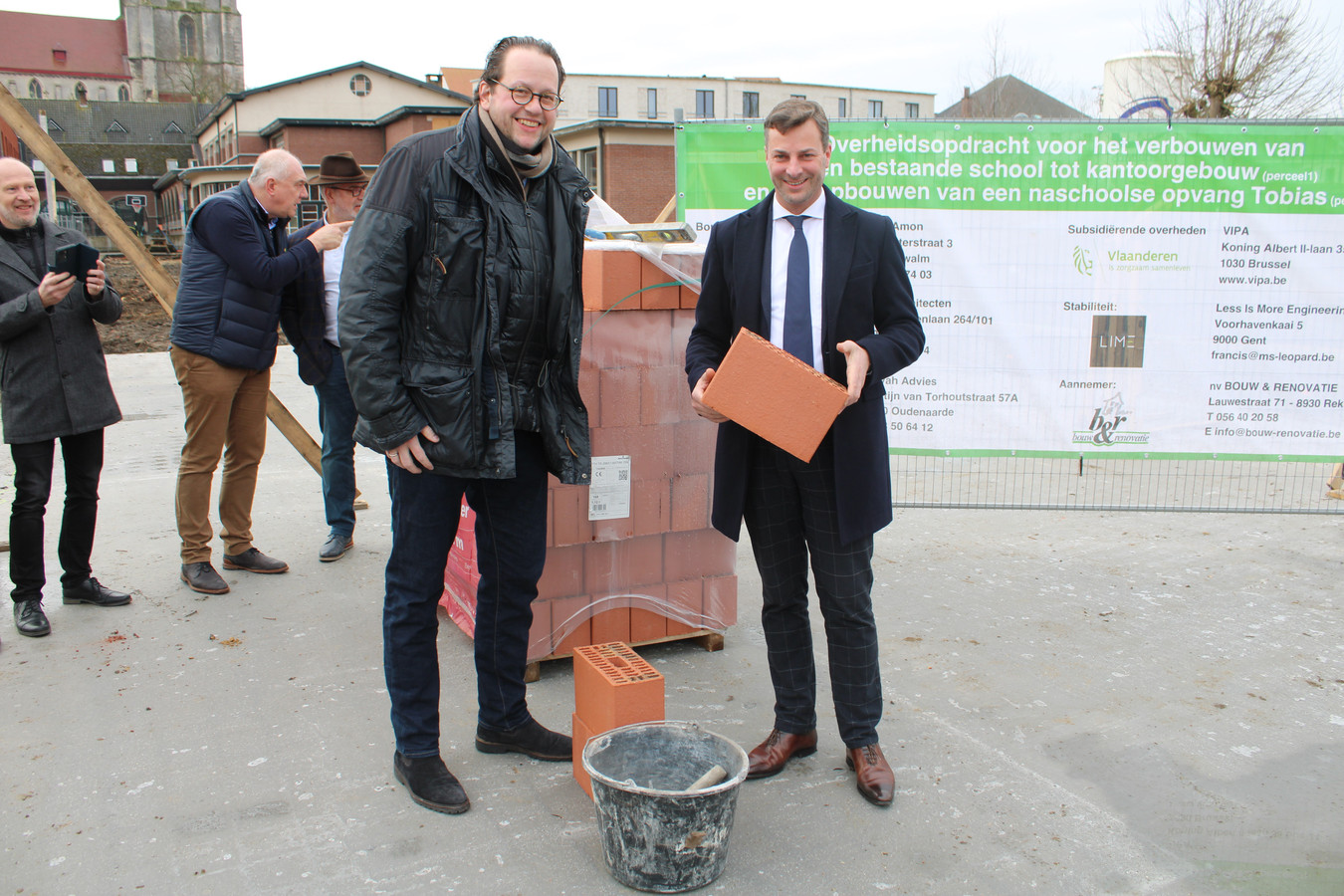 vzw Amon legt de eerste steen van nieuwe campus op de vroegere site van ...