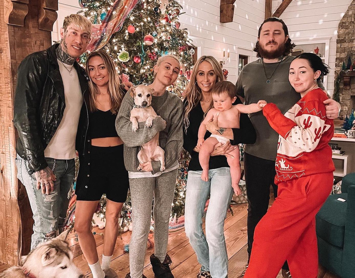 Drama ten huize Miley Cyrus: hele familie ligt overhoop na huwelijk van ...