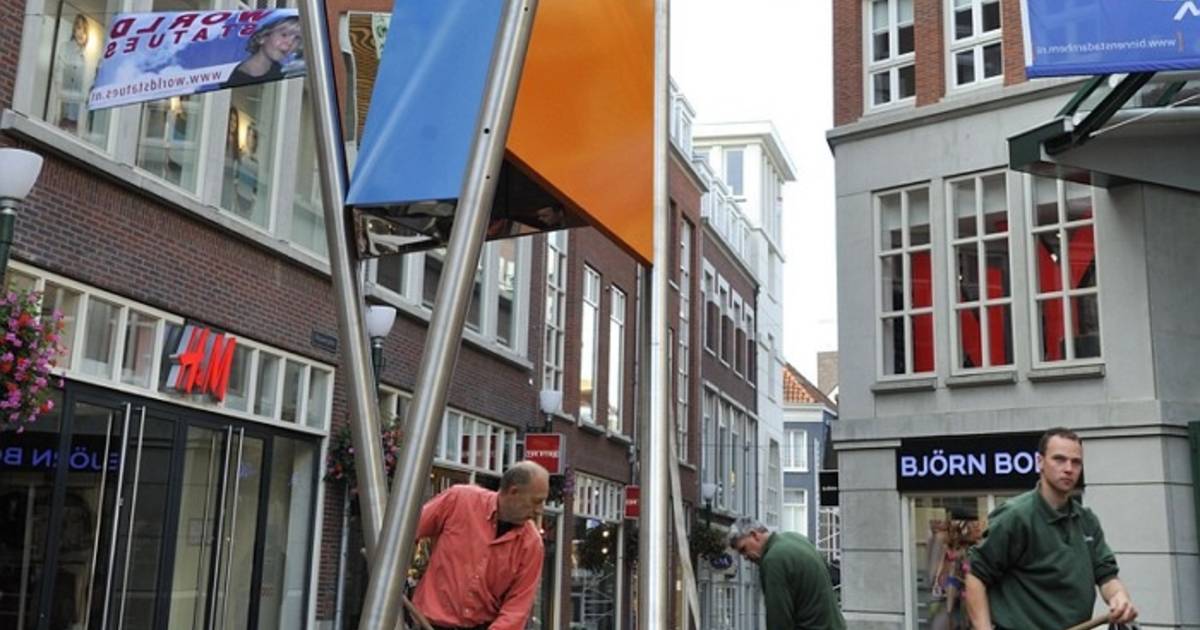 Beeld voor Johnny van Doorn geplaatst in binnenstad Arnhem | Arnhem ...