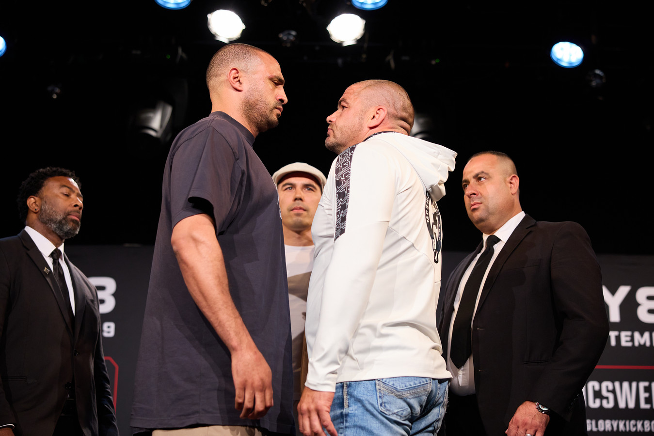 Badr Hari maakt na een jaar afwezigheid rentree in de ring: ‘Ik ben nog ... Badr Hari maakt na een jaar afwezigheid rentree in de ring: ‘Ik ben nog ...