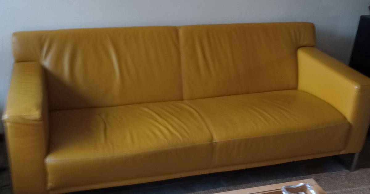 Vraag en aanbod: Zit je lekkerder op een gele bank? Wie benieuwd is kan ...