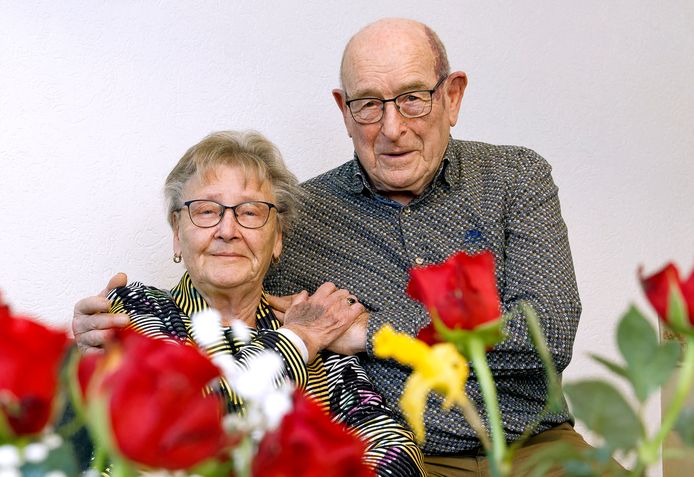 Voor een prikkie heeft Jan van Stiphout op de dansvloer goud in handen ...