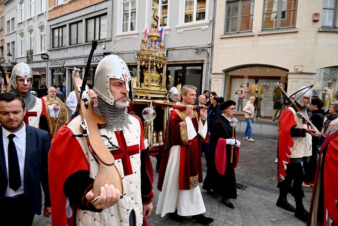 Brugges Mooiste Dag op gang getrokken met ochtendprocessie | Brugge ...