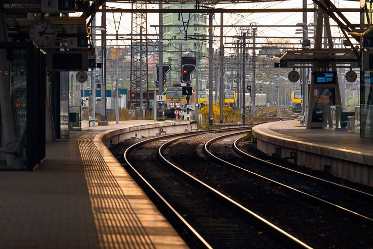 Hoe we de NMBS en Infrabel weer op een ambitieus spoor krijgen