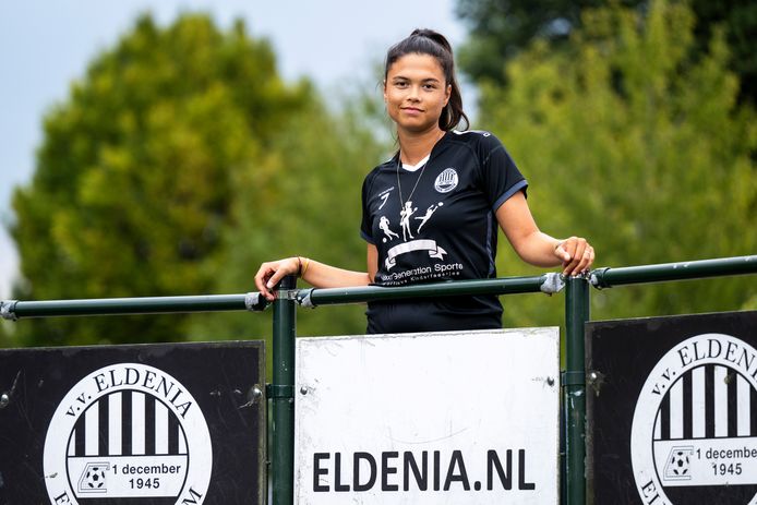 Rode kaart Eldenia-voetbalster na ‘zuchten’ en ‘kopstoot’ geseponeerd ...