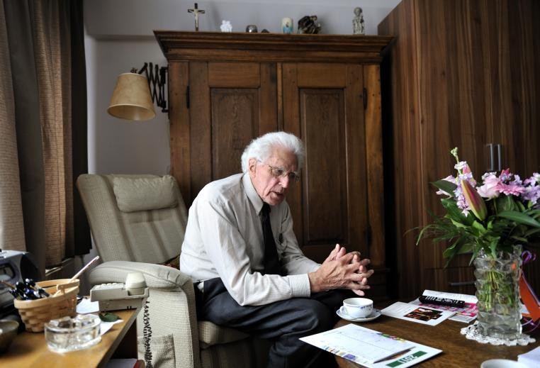 Pastor Van der Riet (94): 'Ik ga door' | Foto | AD.nl