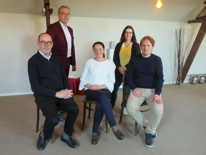 Dichters welkom voor weekendje Roeselare, want Rodenbachstad wil liefde ...