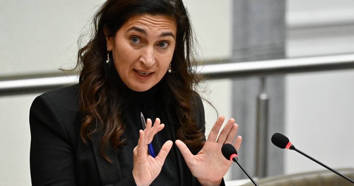 Vlaams minister over export PFAS-afval naar Antwerpen: 'Dat ze hun ...