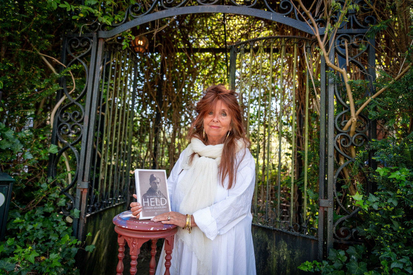 Oldenzaalse schrijfster Miriam Guensberg: ’Mijn vader heeft jarenlang ...