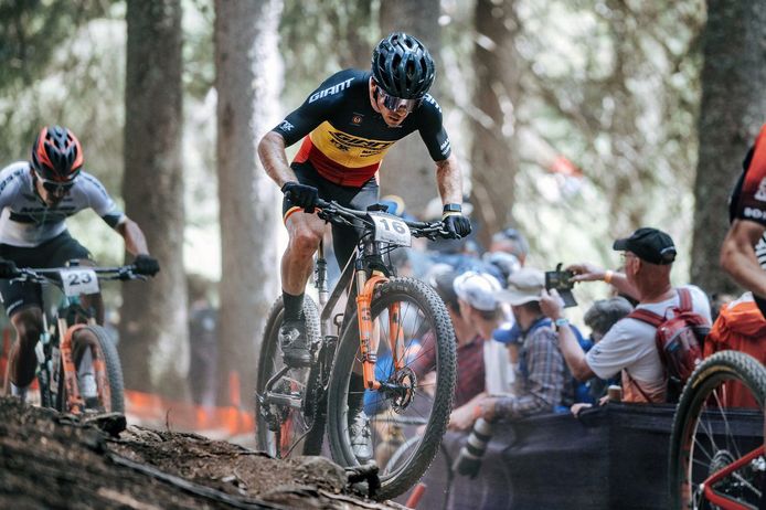 Jens Schuermans pakt negende plaats in de wereldbekerwedstrijd in ...