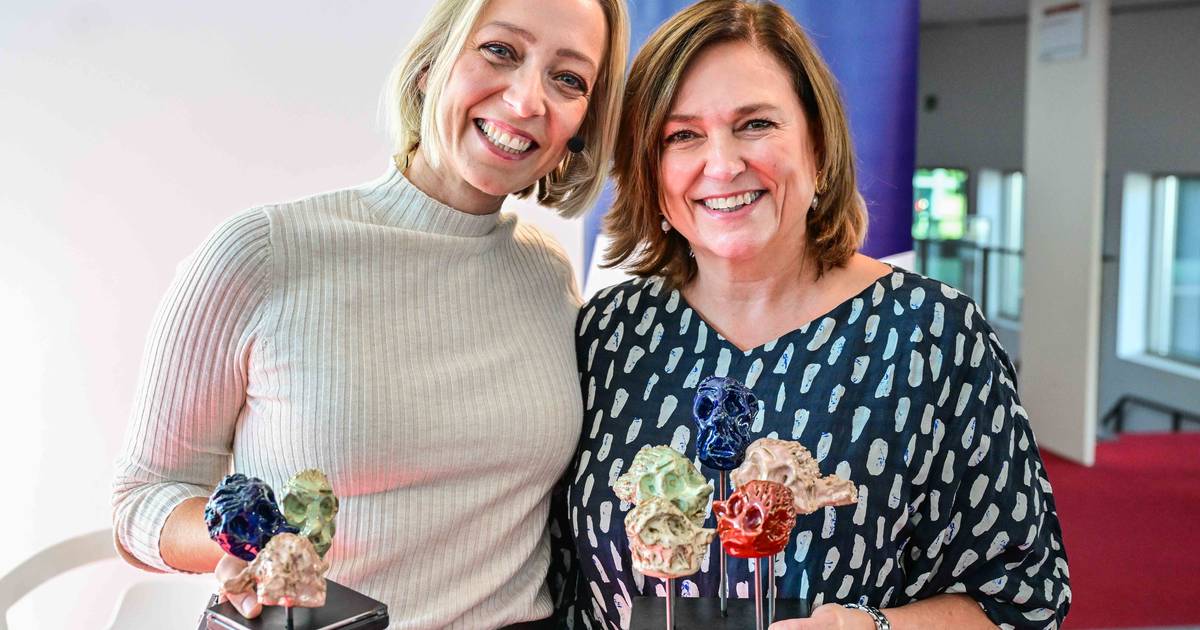 Katelijne Boon wint eerste Grote Prijs Martine Tanghe voor haar heldere taal, publieksprijs gaat ...