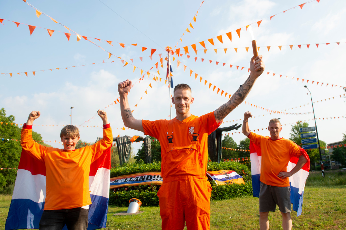 Ondanks kritiek wordt er ook vanavond gefeest op Oranjerotonde in ...