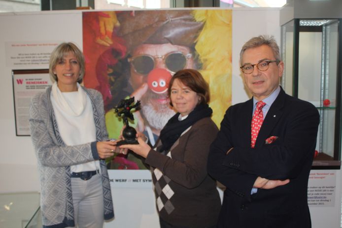 Selfie met rode neus goed voor beeldje van 2.000 euro | Aalst | hln.be