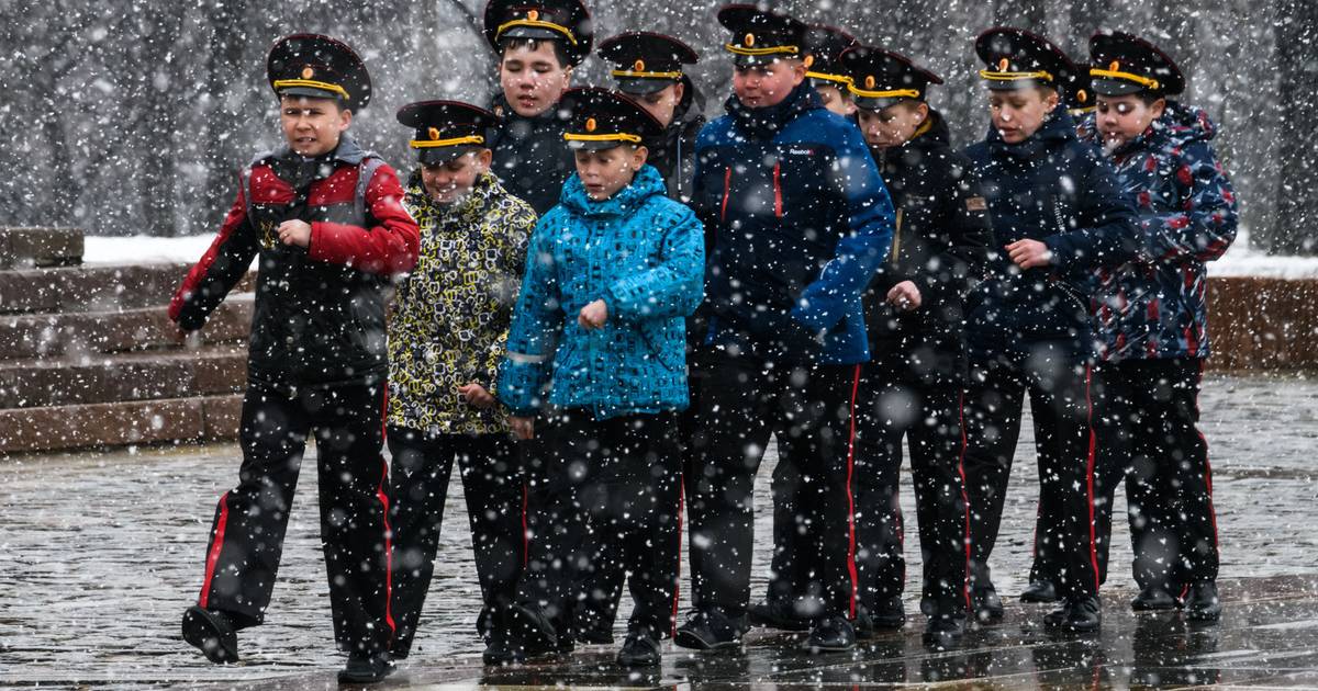 Russische kinderen krijgen schietles op school: 80 procent van Russen ...