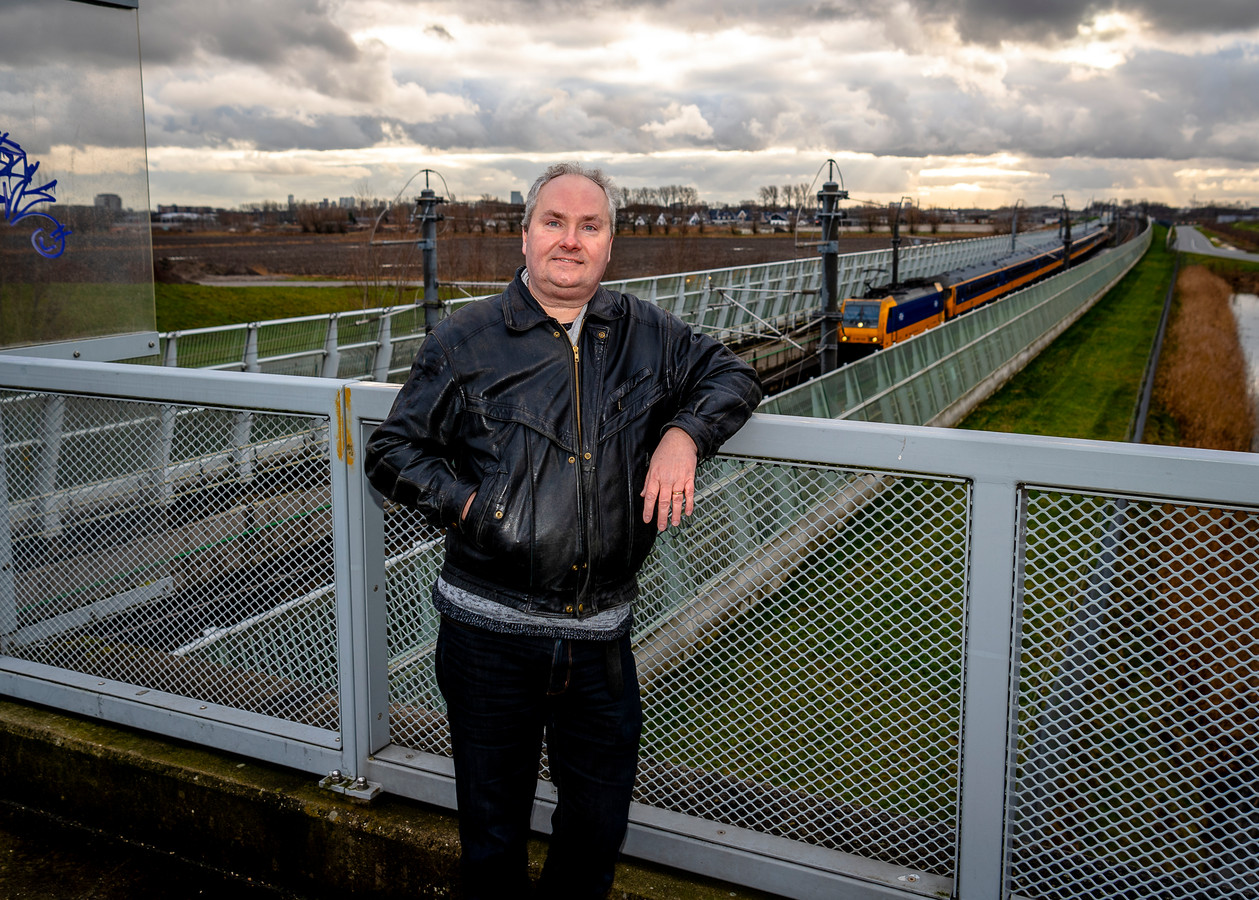 Wie een huis koopt in deze megawijk, kan ziek worden van de herrie ...