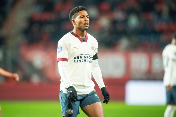 PSV-talenten dankzij aanvallende intenties en prachtige goal naar punt ...