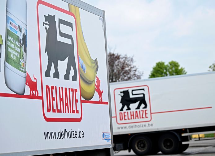 Vakbondsactie bij depot van Delhaize in Zellik afgelopen: vrachtwagens ...