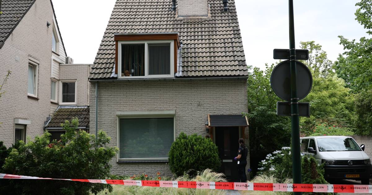 Man van dood aangetroffen Kaatsheuvelse geboeid afgevoerd: buurt met stomheid geslagen | Loon op ...