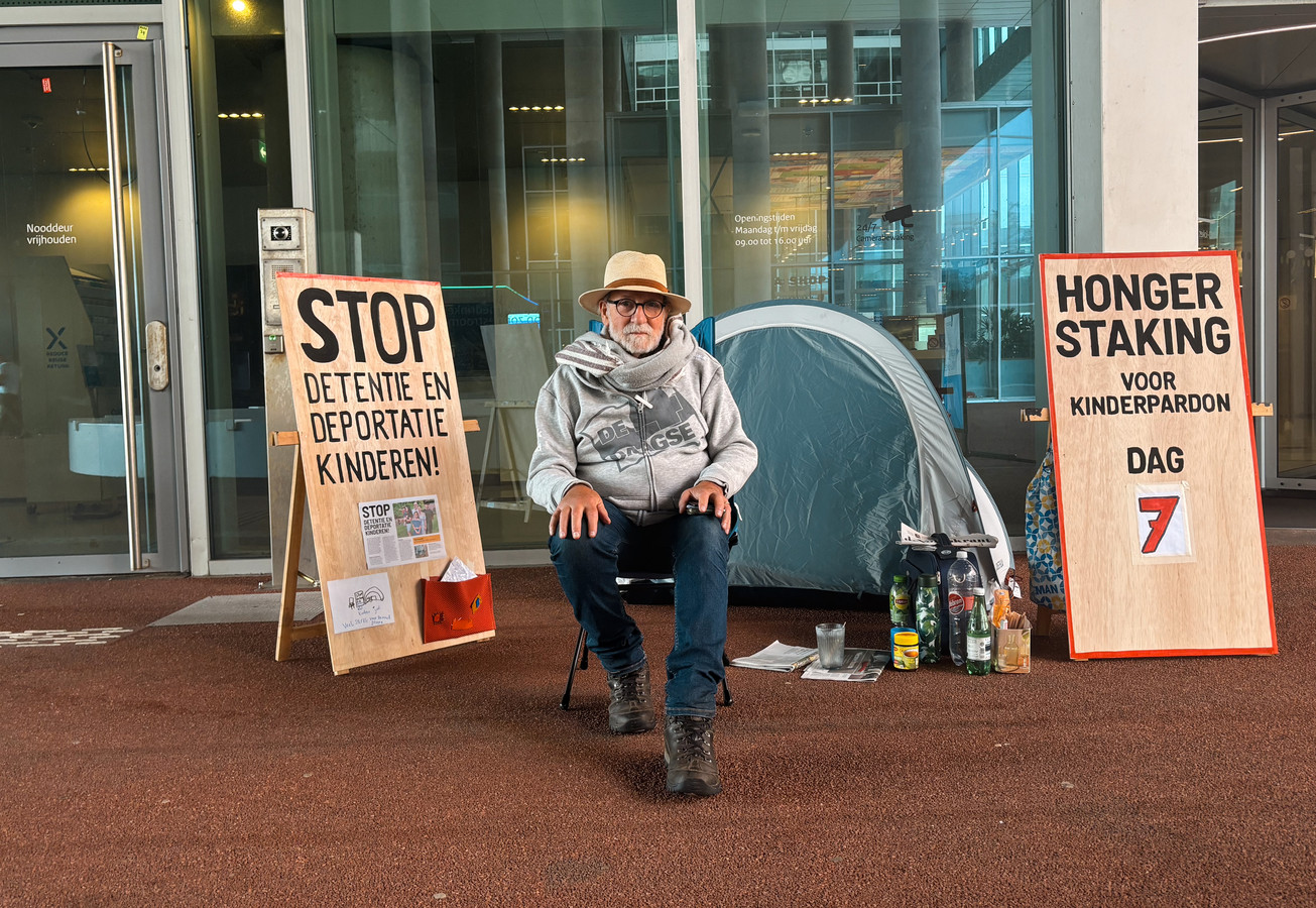 Oud-directeur daklozenopvang in hongerstaking op stoep IND: 'Ik blijf ...