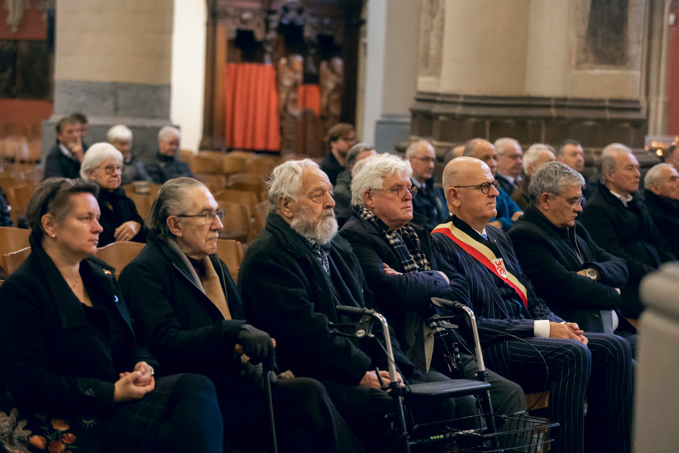 IN BEELD. Herdenkingsviering in Hasseltse Sint-Quintinuskathedraal en ...