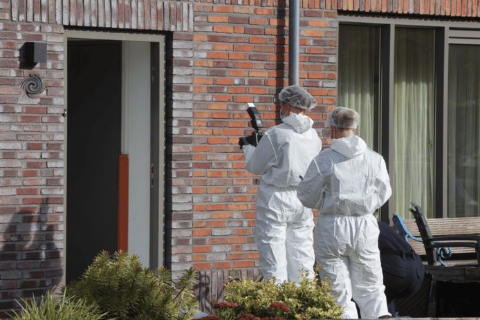 Man in Veghel aangehouden voor mogelijke betrokkenheid overlijden van zijn vrouw, hij meldde ...