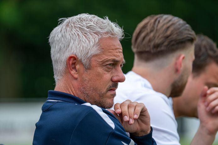 Alles of niets voor FC Oudewater: Redel roept op tot moedig voetbal in ...