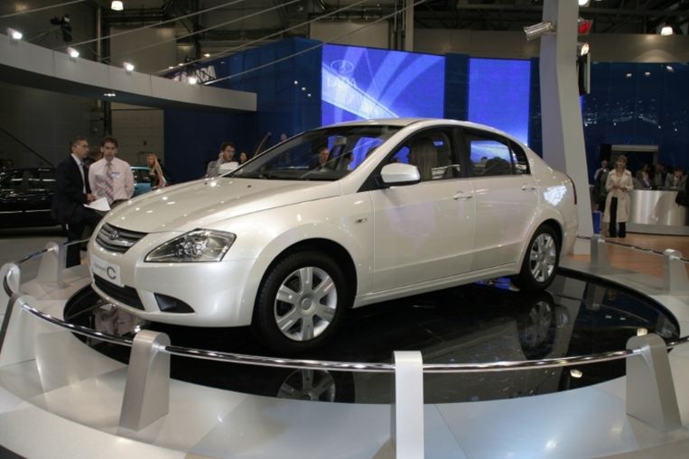 Reportage: Lada blaast strategische aftocht | De Morgen