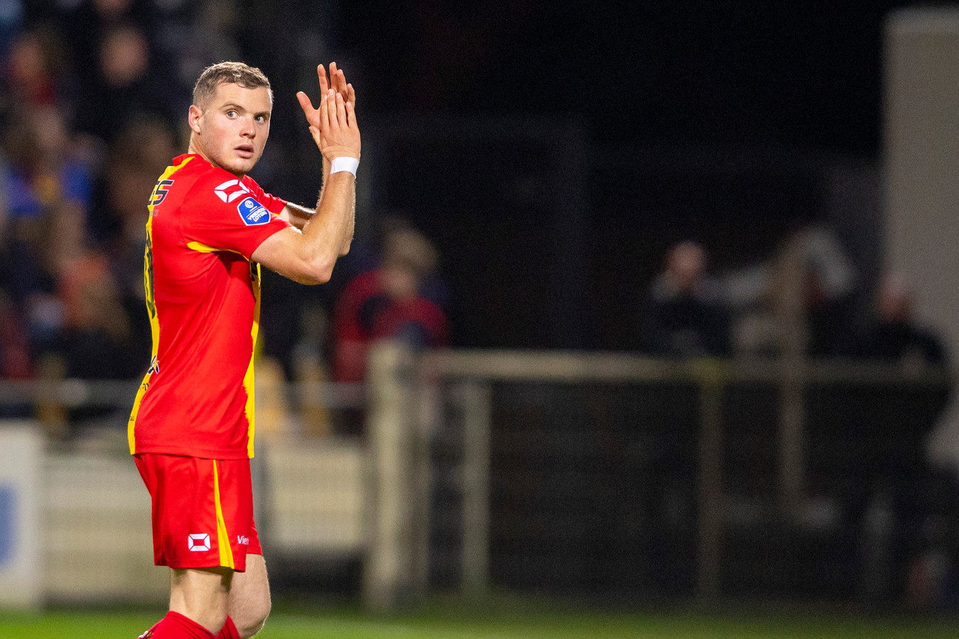 Sleutelbeenbreuk valt GA Eagles-middenvelder Philippe Rommens zwaar ...