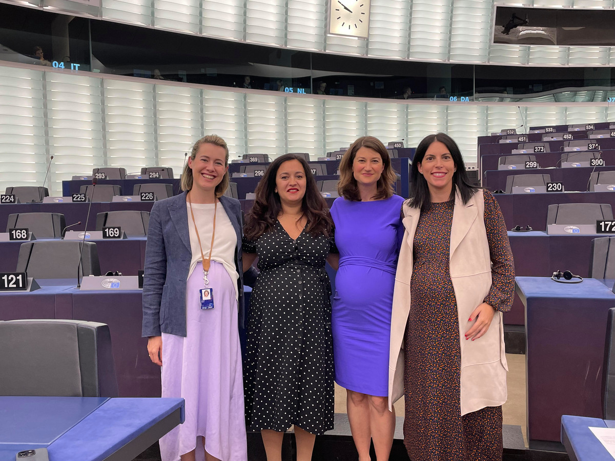 Zwanger in het Europees Parlement? Jammer dan! | Foto | AD.nl