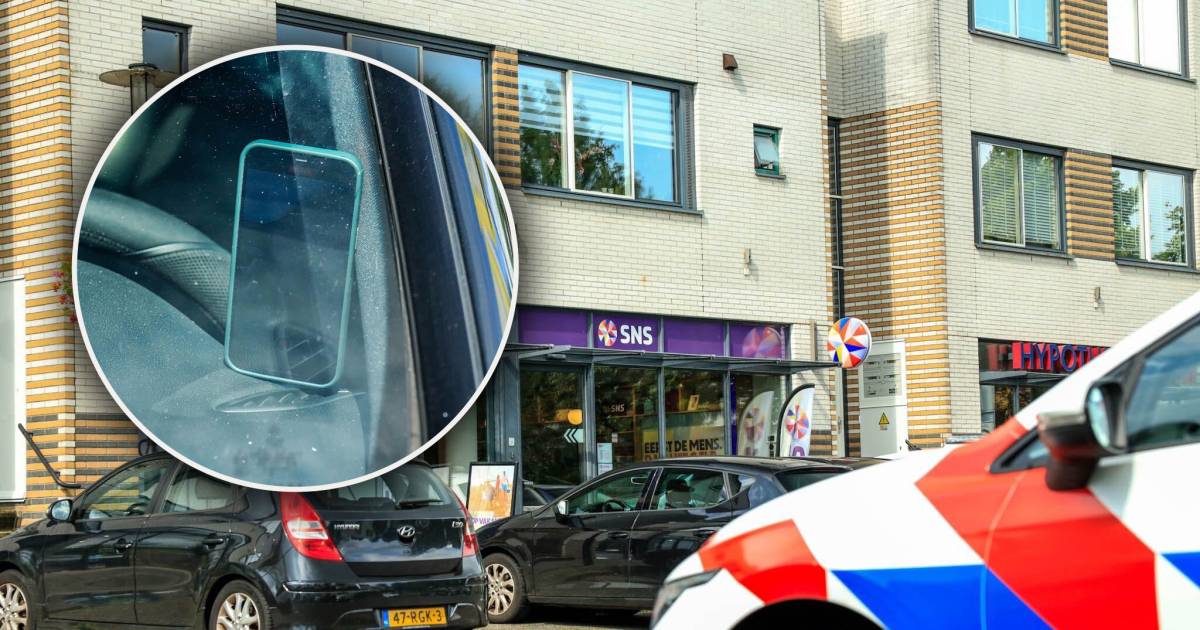 Politie richt wapens op ‘bankovervallers’, maar het blijkt een grap ...