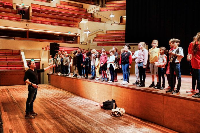 Deze getalenteerde groep kinderen treedt tijdens Utrecht 900 op in ...