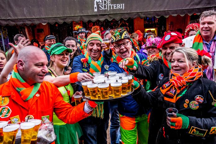 Liter bier is in carnavalskroeg maar liefst zeven keer duurder dan in ...