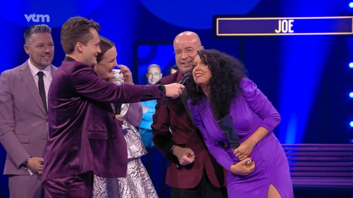 Sven Ornelis en Anke Buckinx delen hun prijs met het publiek: “Award verhuist elke week naar ...