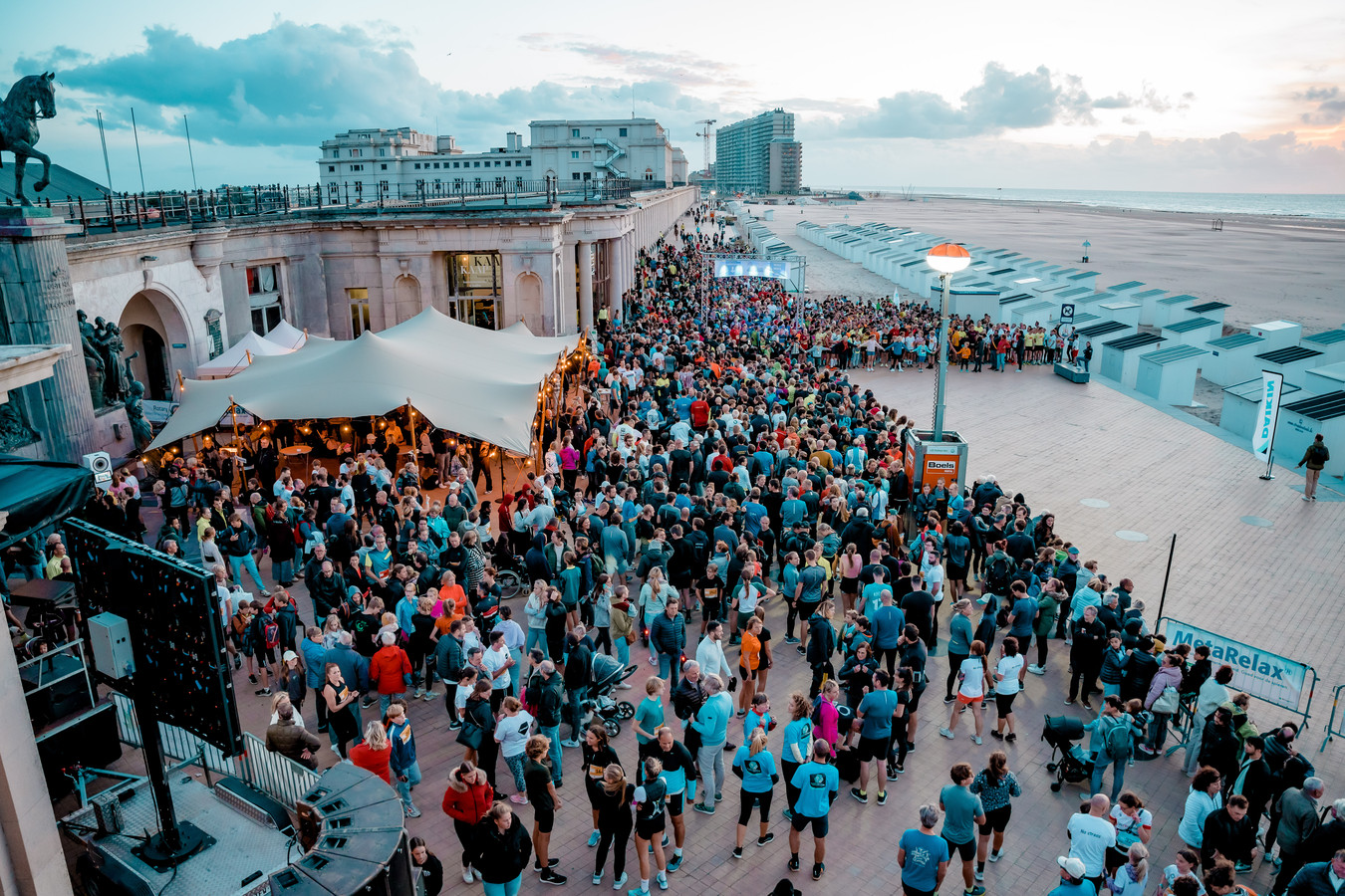 IN BEELD. Ostend Night Run gigantisch succes: “2.600 deelnemers bonden ...