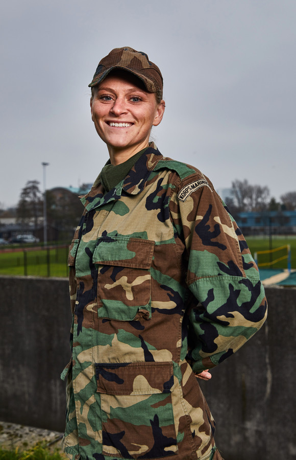 Zij was de eerste vrouw ooit in opleiding bij korps mariniers | Foto ...
