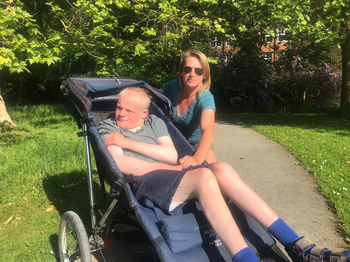 Wetstraatjournalist Goedele Devroy zorgde 10 weken voor haar zoon met ...