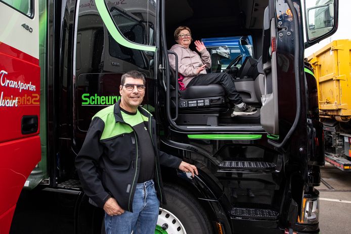 Lachen, zwaaien en toeteren: truckrun over Zuid-Beveland biedt weer ...