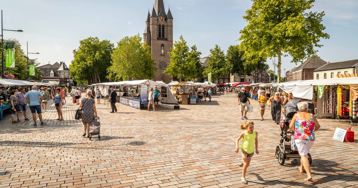Belgen welkom op de weekmarkt: ‘Hier hoeven we geen mondkapje op. Dat ...
