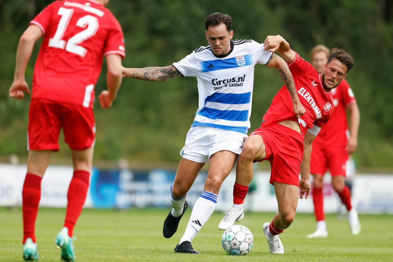 FC Twente-spits Ricky van Wolfswinkel oogt als herboren na mindere ...