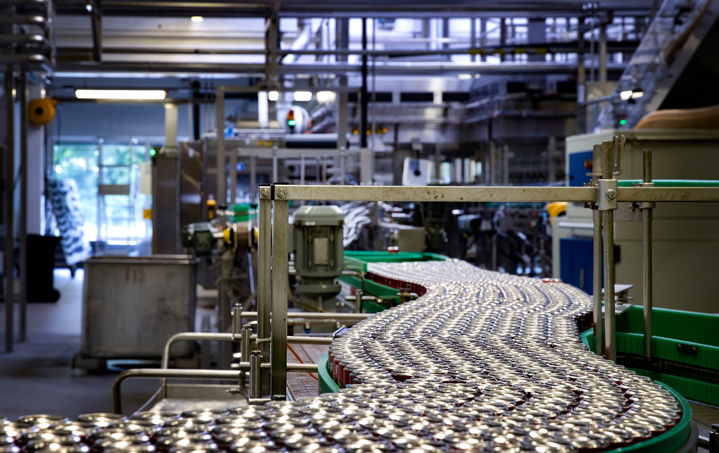 Limonademaker Refresco pompt veel te veel water op en komt ermee weg ...