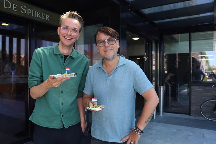 Hoe strik je een gast en welke vragen stel je dan? Bastiaan geeft ...