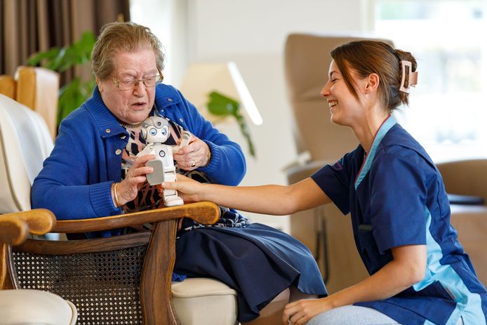 Zorg en begeleiding voor ouderen: vertrouwd en dichtbij | Zorgpartners ...