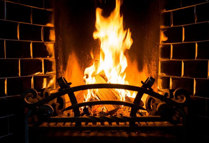 SBS6 zendt haardvuur uit tijdens eerste kerstdag | Show | AD.nl