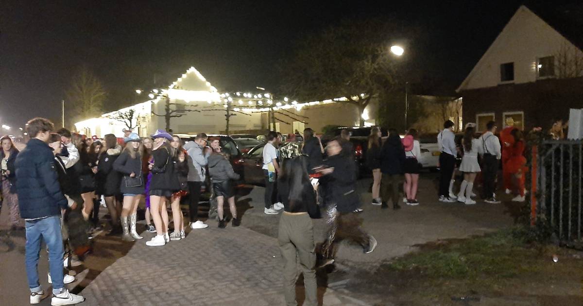 Carnavalstent Groesbeek nu ook op zaterdag open om wegvallen De Linde ...