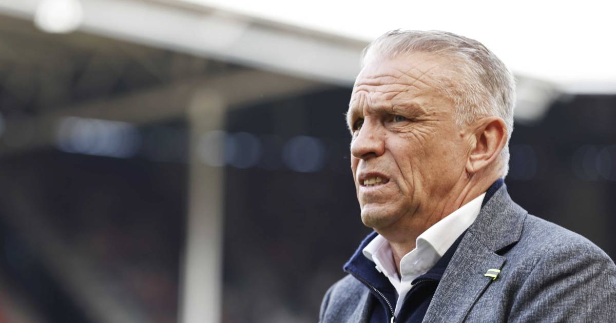 Edward Sturing legt zich neer bij degradatie Vitesse na afgang tegen ...