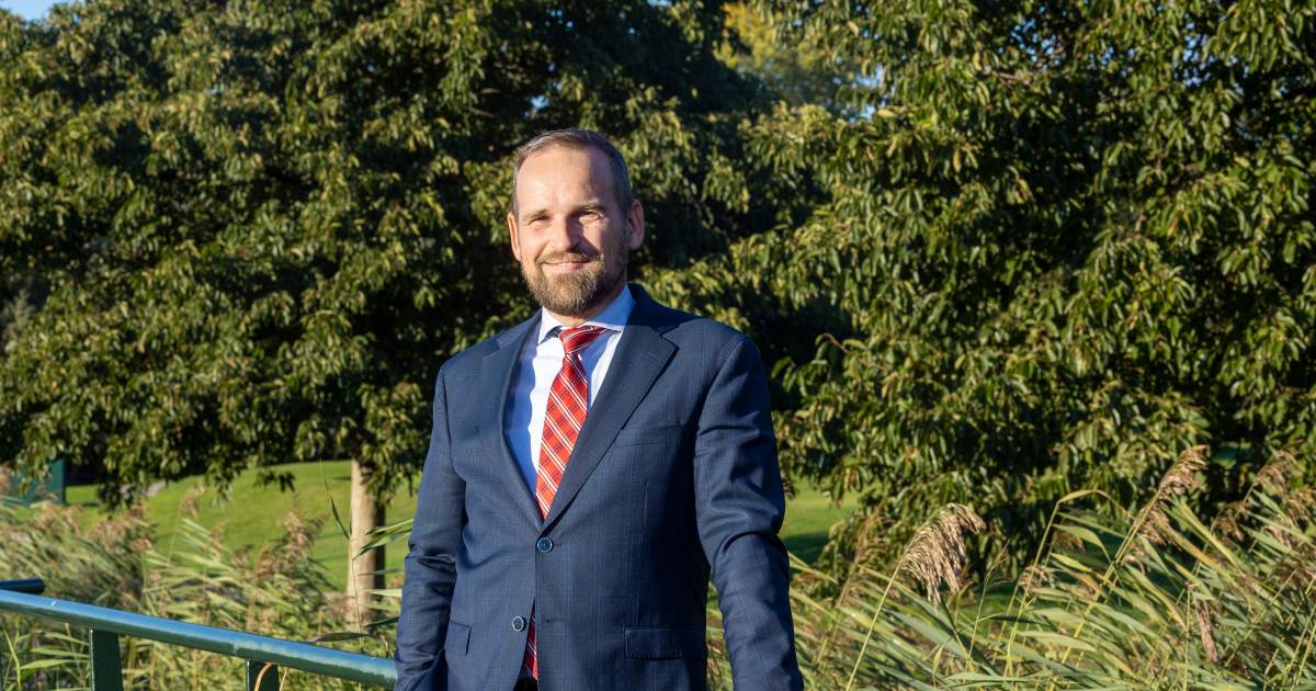 Bram van Hemmen blijft nog voor minimaal een jaar burgemeester ...