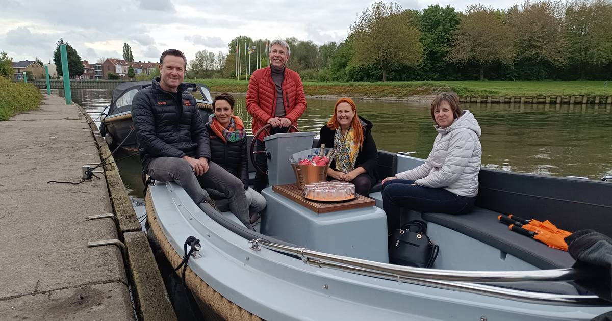 Ontdek Menen vanop een boot op de Leie: “Uniek aan deze locatie is dat ...